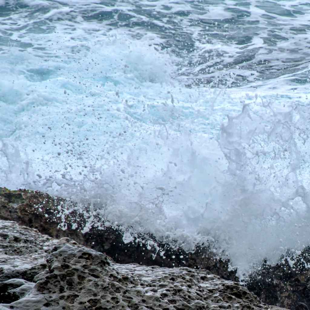 Sea Breaks Into Light Photography | Artezaar Online Art Gallery Dubai ...